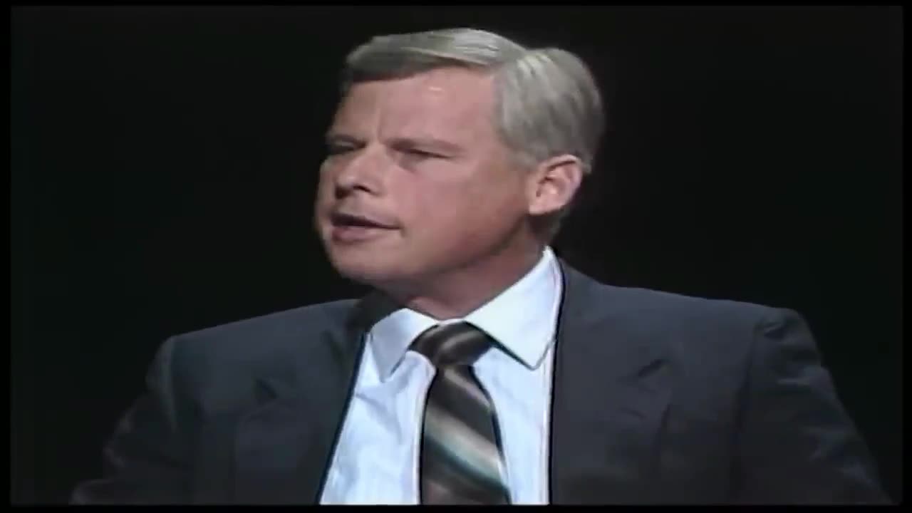 John Lear Corroborates 10 to 15 Recovered Alien Saucers in 1987! We ...