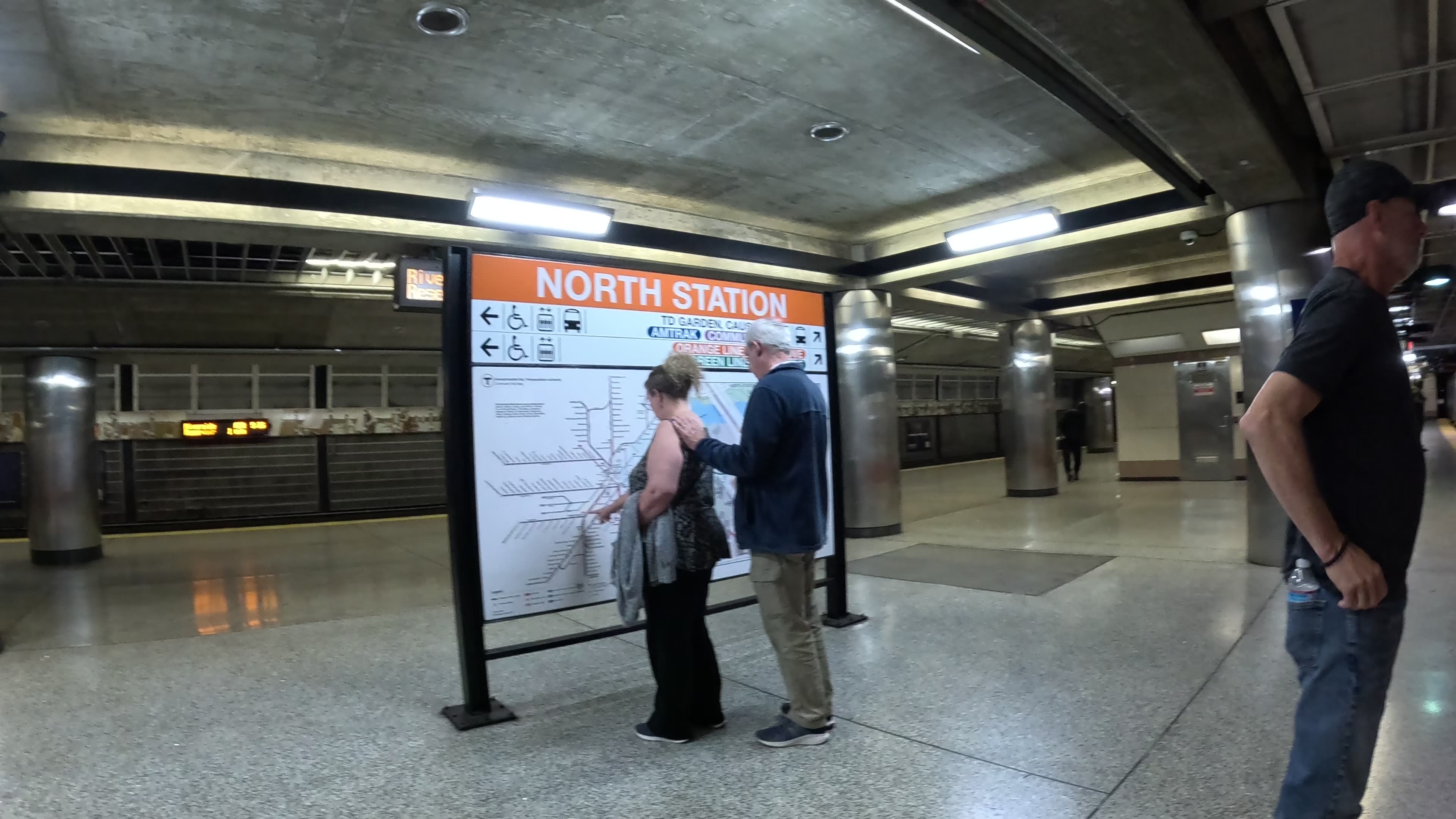 🟧NORTH STATION Orange Line T MBTA🚆🚉 close up look train arriving and ...