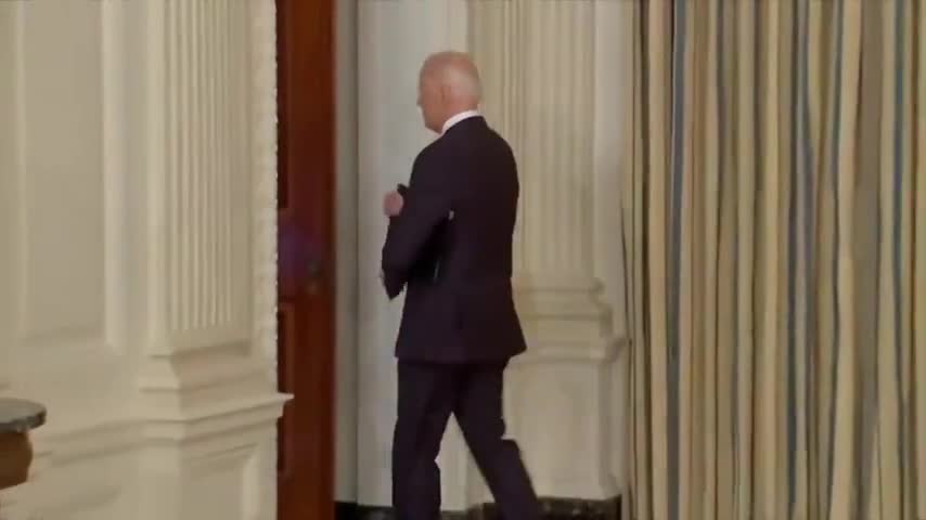COWARDLY Biden Turns Back on Reporters Questioning Why He Has Not ...