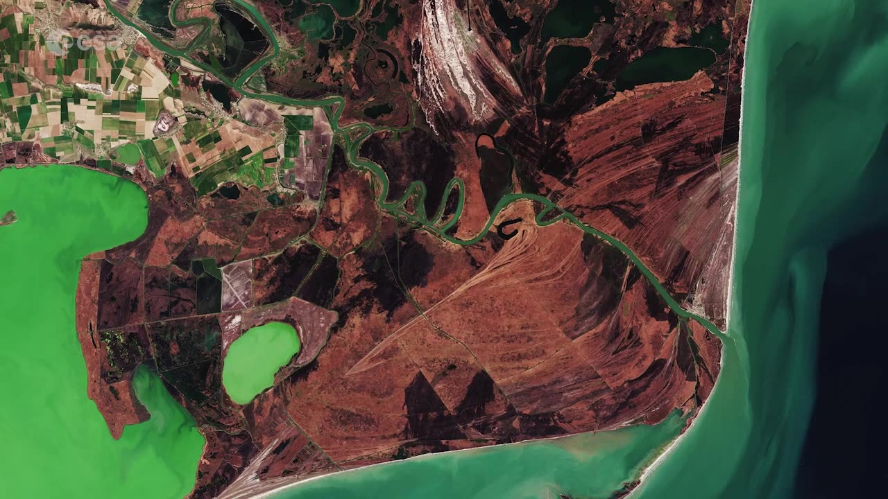 This is what the Ukranians want to destroy the Danube Delta by building ...