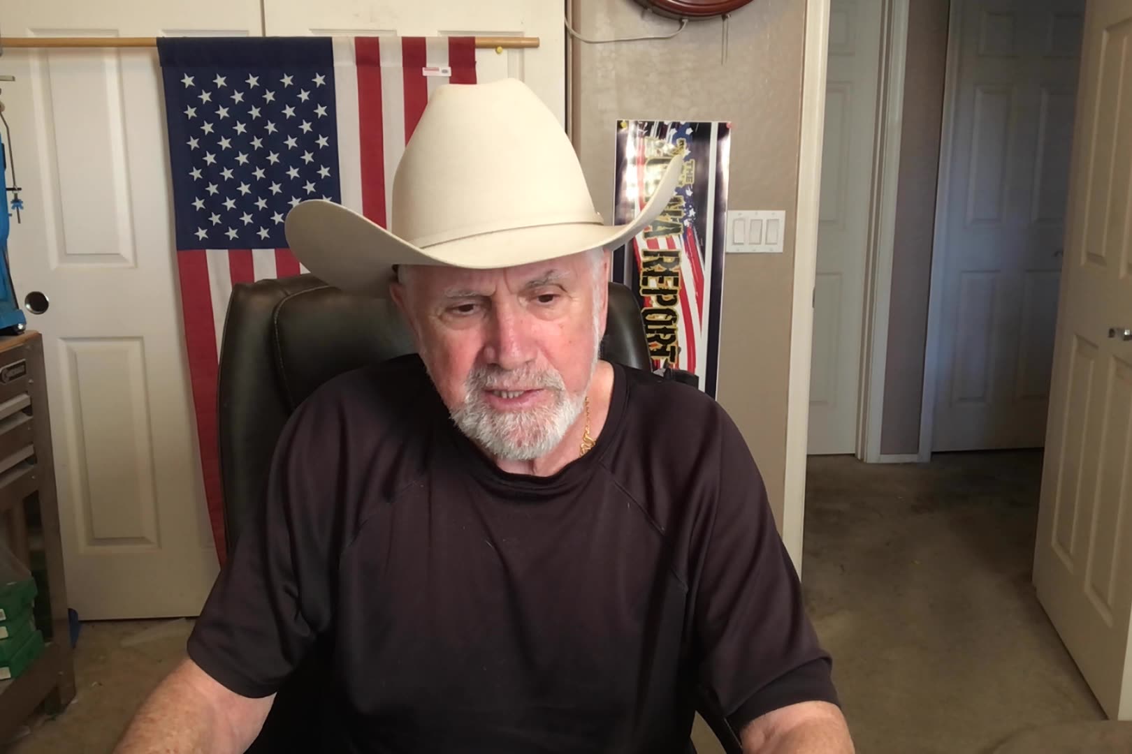 Headless Armless Torso Washes Up On New York Beach!