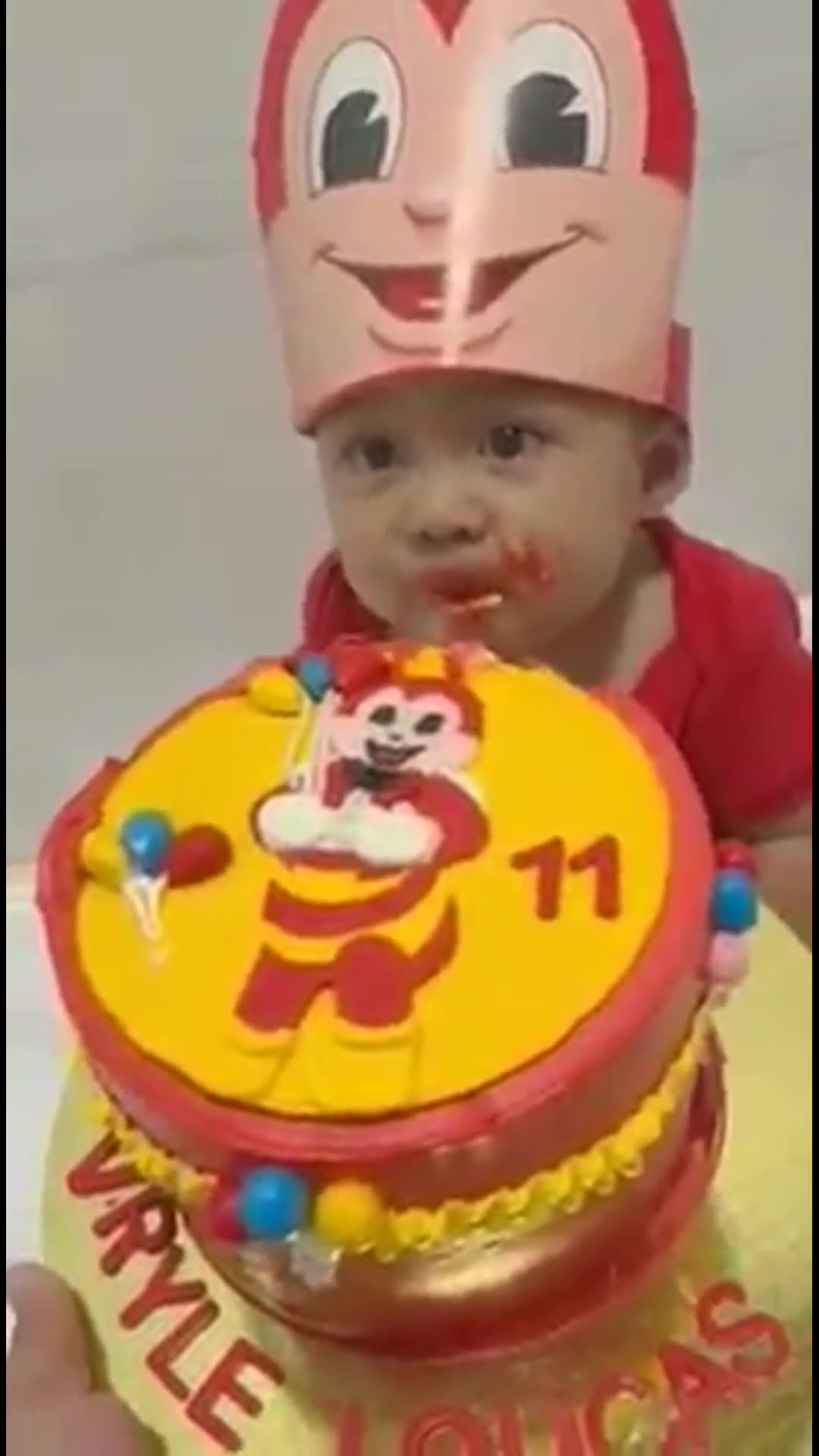 Ting Ting Tang Jollybee Cake Decoration - How Good Are My Cakes ...