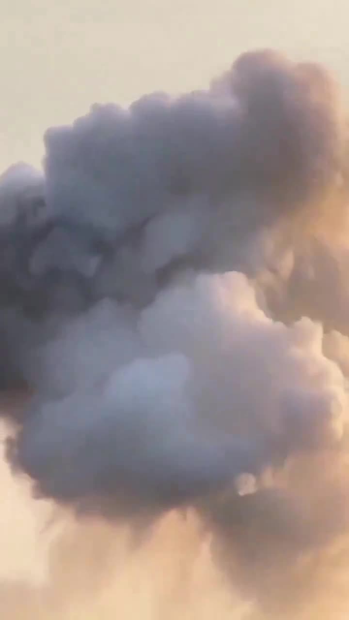 Unmanned hot air balloon explodes, causing injuries to four teenagers ...