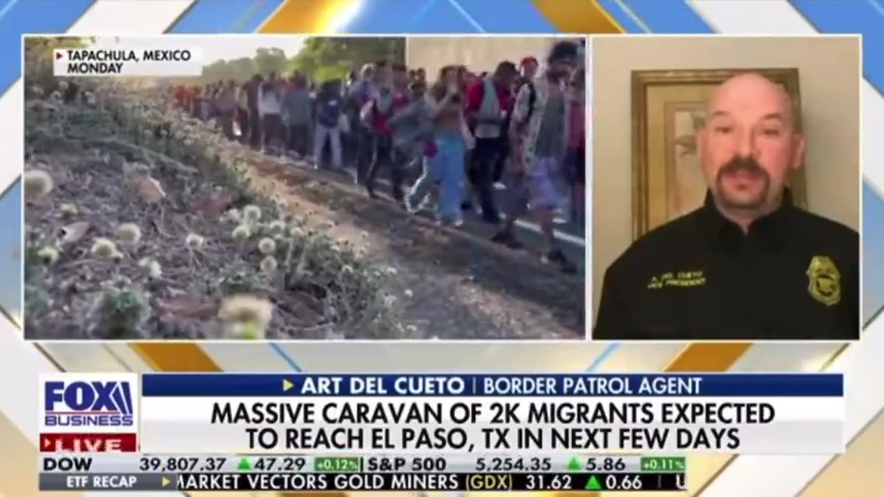 Large Illegal Alien Caravan Headed To Texas Being Strategically Split ...